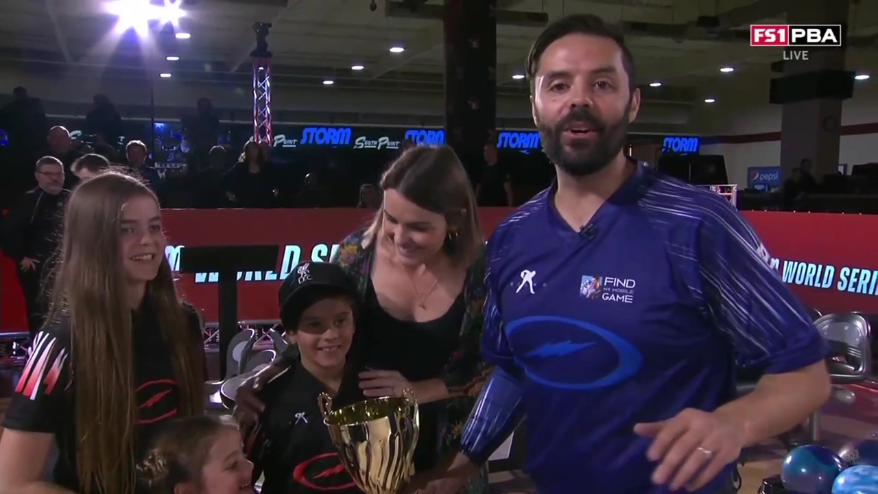 Jason Belmonte shares special moment with family after winning record ...