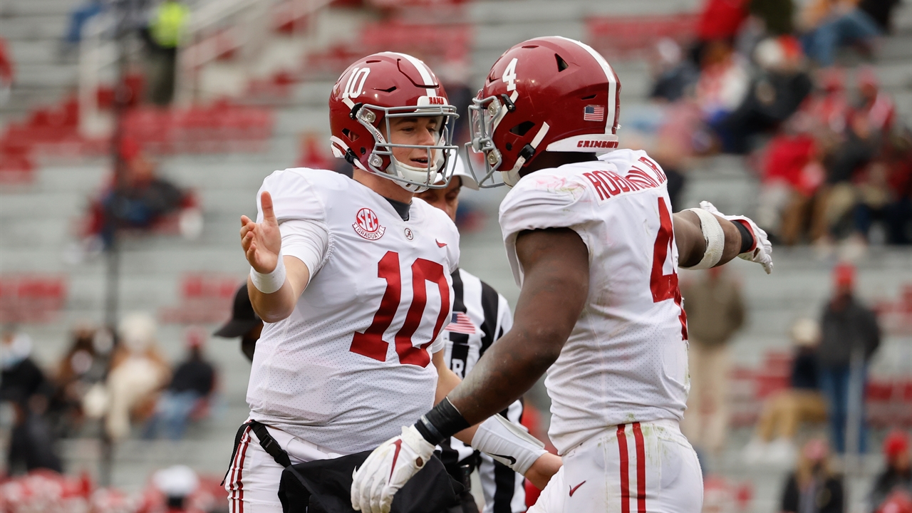 No. 1 Alabama, Brian Robinson Jr. steamroll Arkansas, 52-3 | FOX Sports